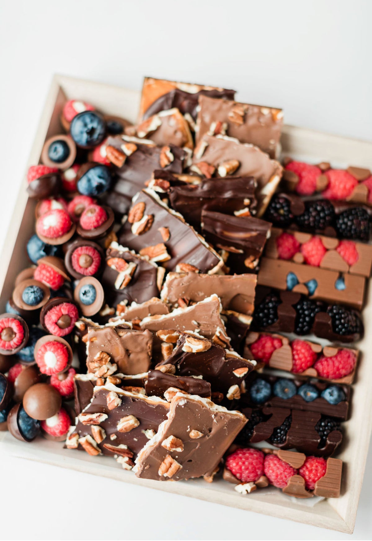Berry Delicious Passover Platter – Dip the Tip Deserts