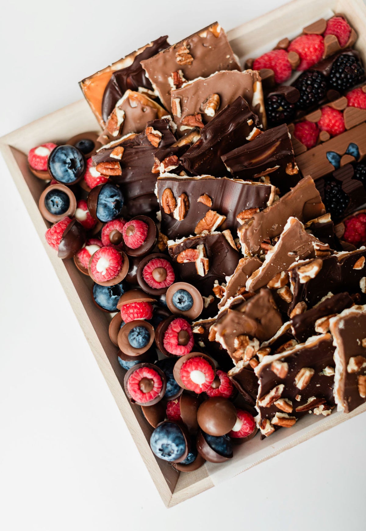Berry Delicious Passover Platter – Dip the Tip Deserts