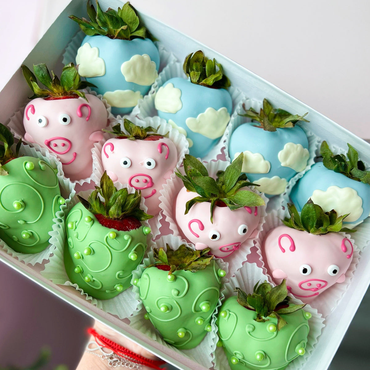 Peppa Pig Themed Chocolate Strawberries – Dip the Tip Deserts